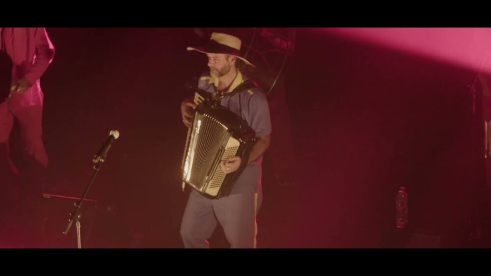 Daily Discovery: Marcelo Jeneci - Malaquias (Caravana Sairé) - Rhythm ...